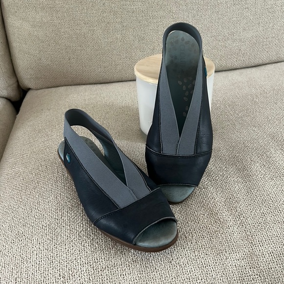 Cloud 9 | Shoes | Cloud Sandals | Poshmark